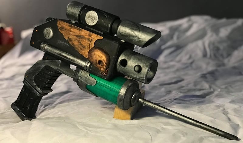 A 3D printed Warhammer 40K weapon scaled for your hands - Hypertext