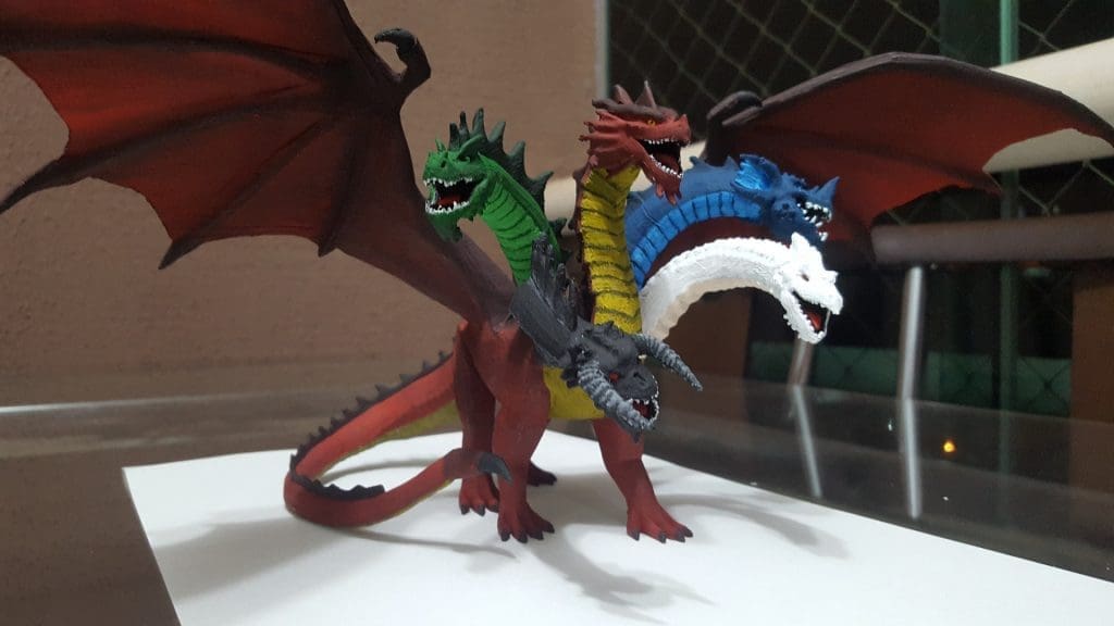 Five heads on this 3D print of Tiamat from Dungeons & Dragons - Hypertext