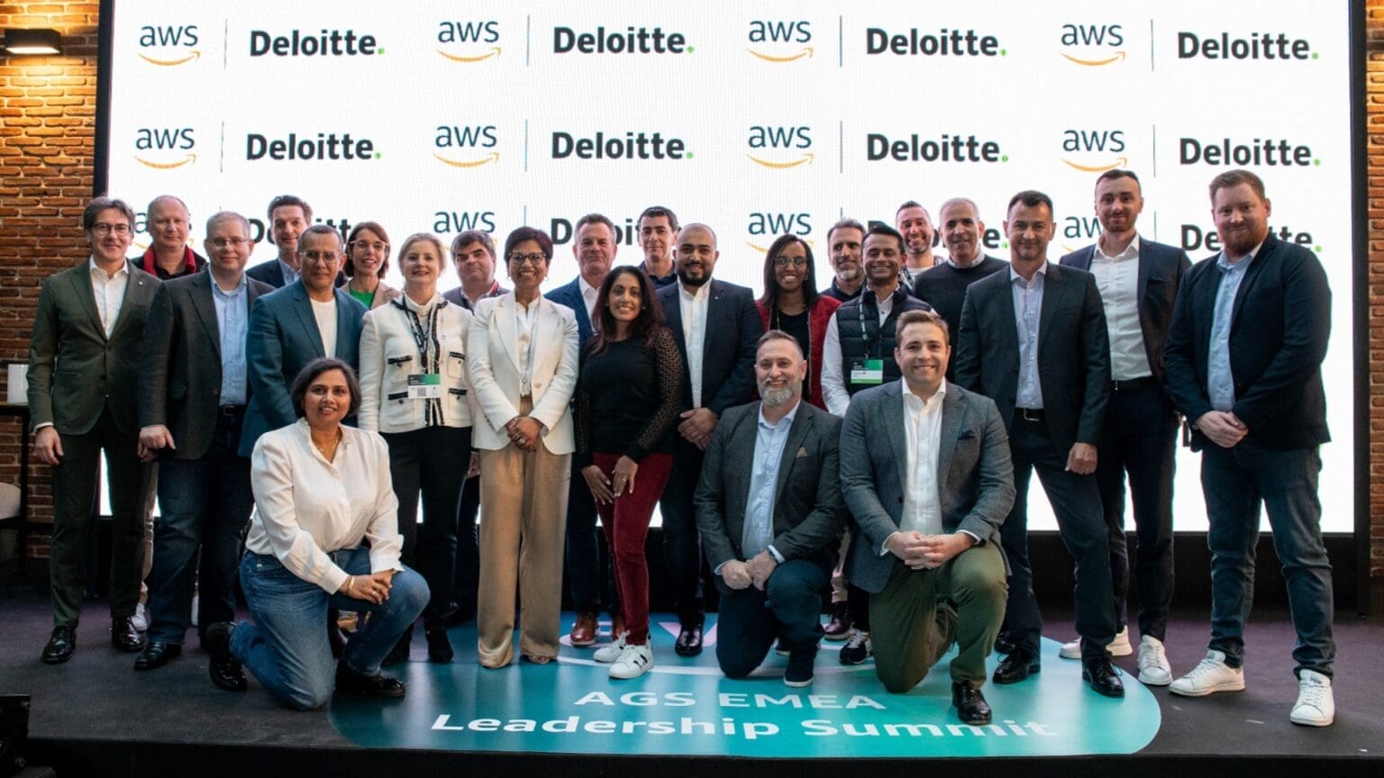 Deloitte and AWS announce multi-year strategic collaboration - Hypertext
