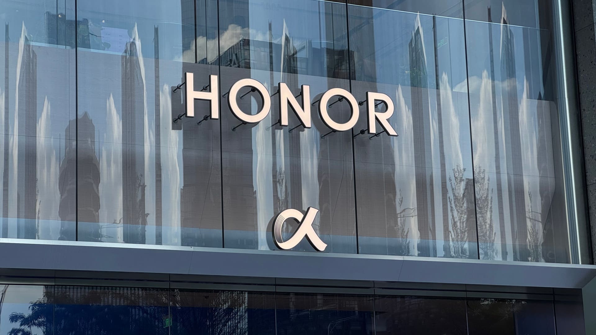 What an official HONOR store in South Africa could look like - Hypertext