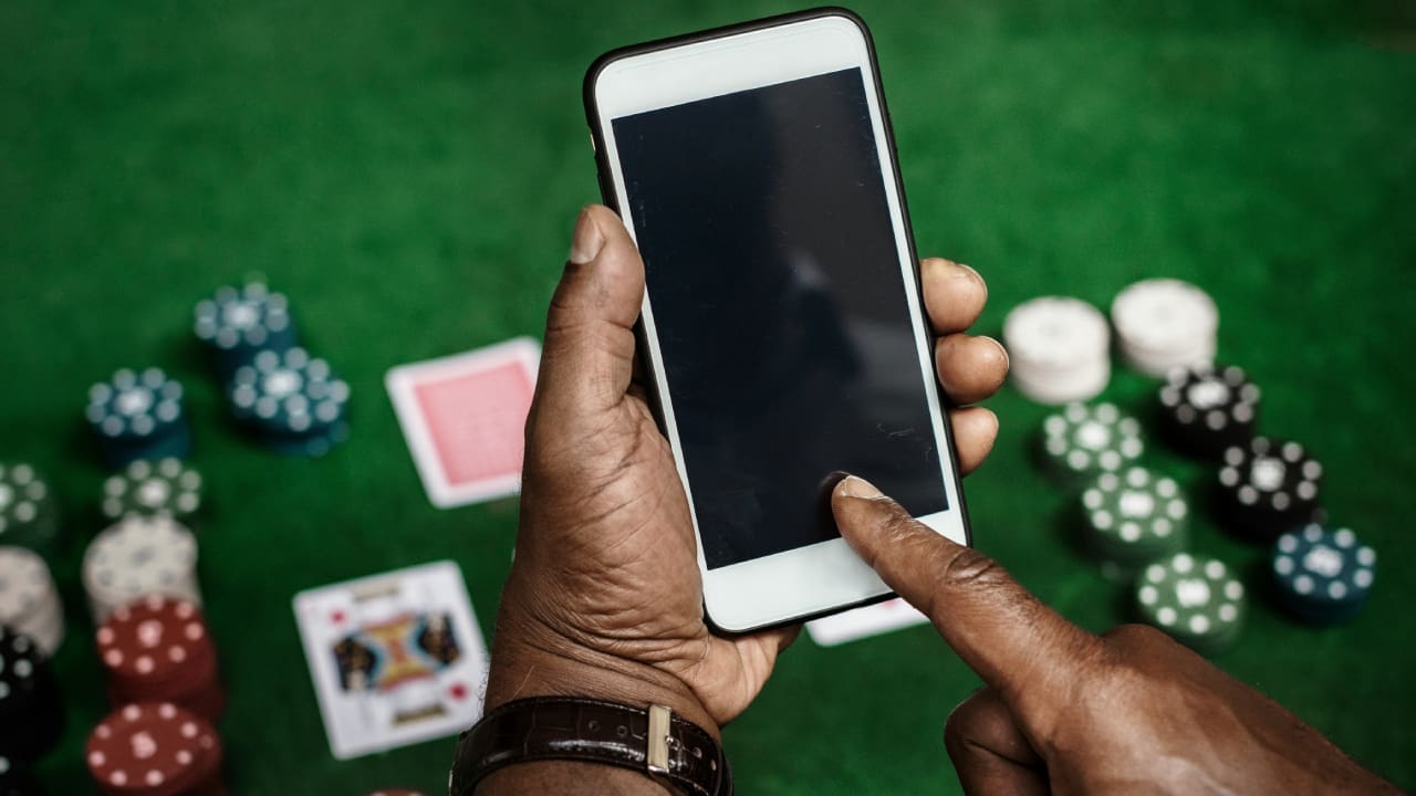 R50 billion online gambling abyss in South Africa - Hypertext