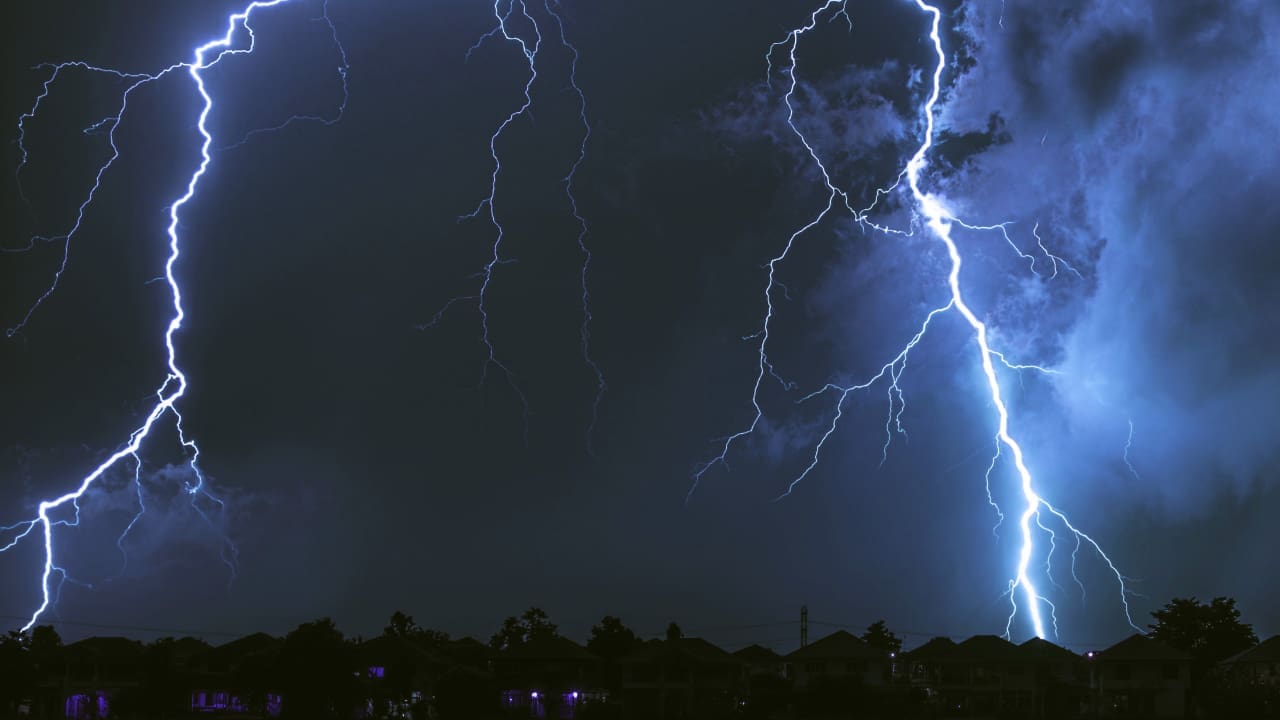 Serious lightning storm warning for Gauteng - Hypertext